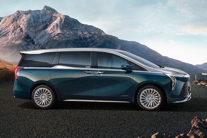 Arrival by Private MiniVan from Pudong Airport PVG to Shanghai - The Details of the Experience