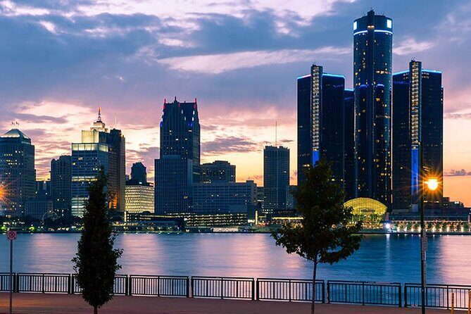 Arrival Private Transfer: Detroit Airport DTW to Detroit in Luxury SUV - Authentic Traveler Perspectives