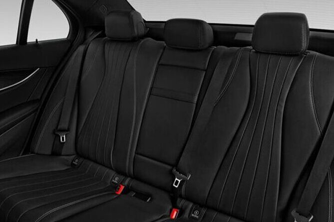 Arrival Private Transfer from Bilbao airport BIO to Bilbao City by Business Car - Booking and Convenience