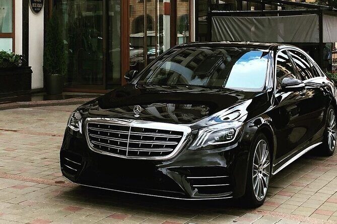 Arrival Private Transfer: Las Vegas Airport LAS to Las Vegas in Luxury Car - A Closer Look at the Experience