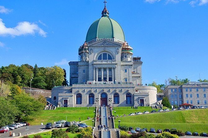 Arrival Private Transfer: Montreal Airport YUL to Montreal in Business Car - Who Should Book This?
