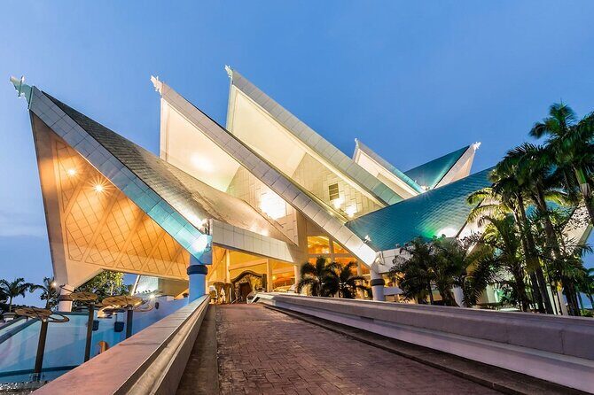 Arrival Private Transfers from Airport KUL to Kuala Lumpur in Business Van - Who Should Book This Service?