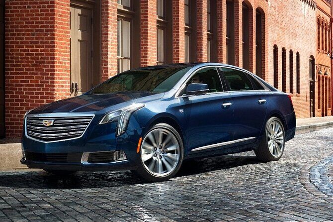 Arrival Transfer Denver Airport DEN to Denver City by Luxury Car - Who Is This Service Best For?