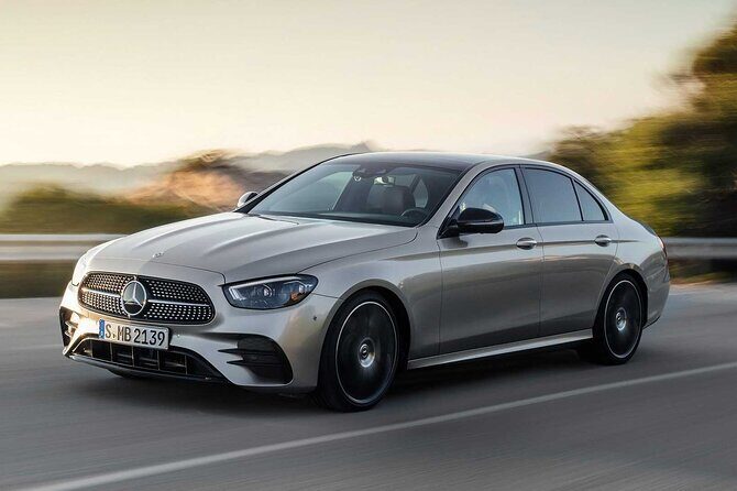 Arrival Transfer from Frankfurt Airport FRA to Frankfurt by Sedan - Authenticity and Authentic Experiences