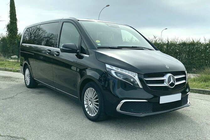 Arrival Transfer from Madrid Airport MAD to Madrid in Private Van - Madrid Airport Private Transfer: A Practical and Comfortable Start to Your Trip