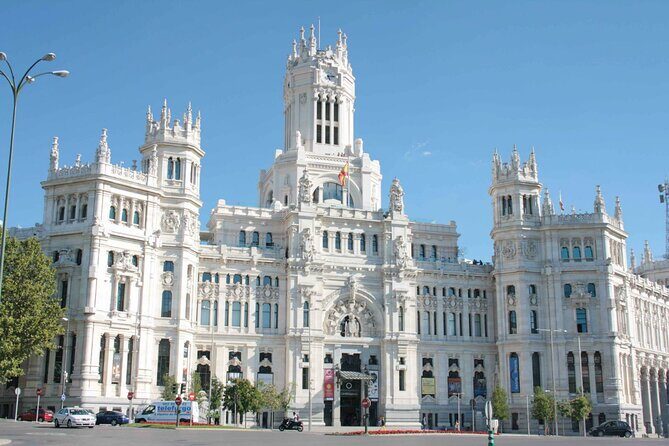 Arrival Transfer from Madrid Airport MAD to Madrid in Private Van - Key Points