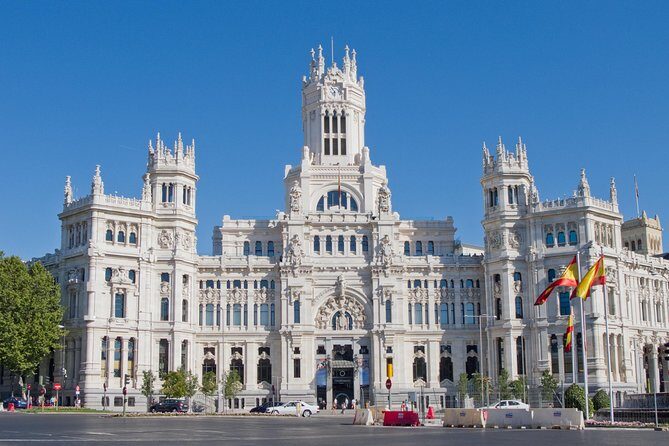 Arrival Transfer: Madrid Airport MAD to Madrid in Luxury Van - Navigating the Experience: What to Expect