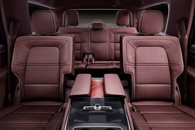 Arrival Transfer Montreal Airport YUL to Montreal by Sedan or SUV - What Makes It Stand Out?