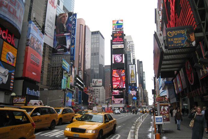 Arrival Transfer: New York Airport JFK to New York in SUV - The Experience in Practice