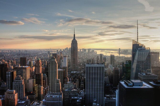 Arrival Transfer: Newark Airport EWR to New York by Luxury SUV - Key Points