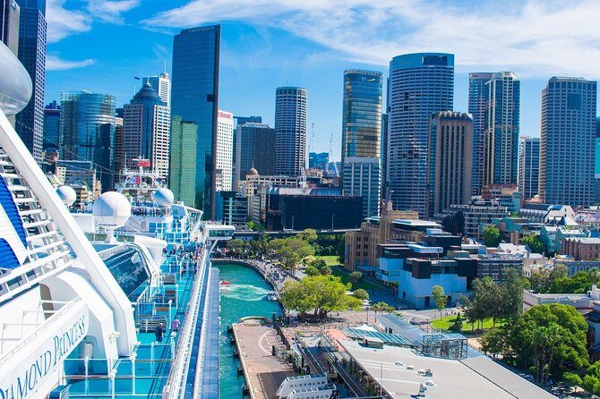Arrival Transfer: Sydney Airport SYD to Sydney in Business Car - First Impressions: What to Expect from Your Sydney Airport Transfer