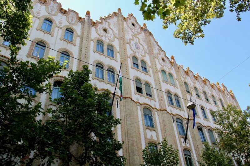 Art Nouveau Tour in Budapest: 3-Hour Private Tour - Authentic Experiences and Traveler Feedback