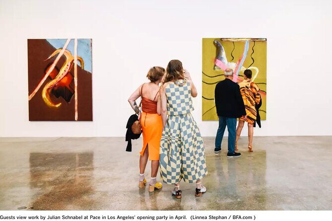 Art Openings in Los Angeles Saturday Night Private Tour by Aaron - The Sum Up