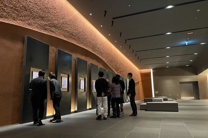 Art Tour & Cafe Time at the Airport Premium Hotel - The Art Tour: What to Expect