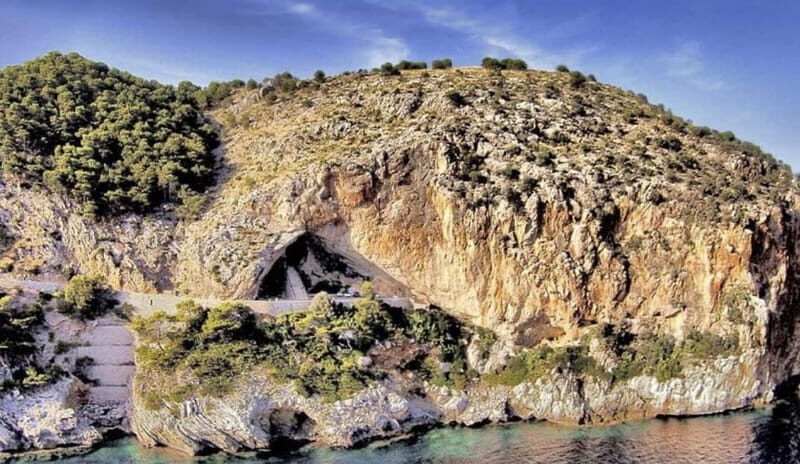 Arta Caves and Market Excursion - Key Points