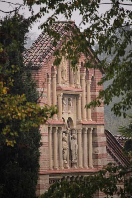 Artistic nativity scene in Vezzolano - Key Points