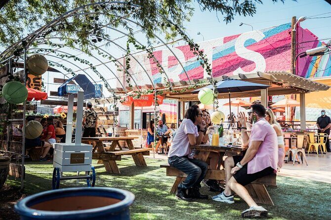 Arts District 4hr Shopping, Champagne, Photos, Limo Ride & Dinner - FAQ