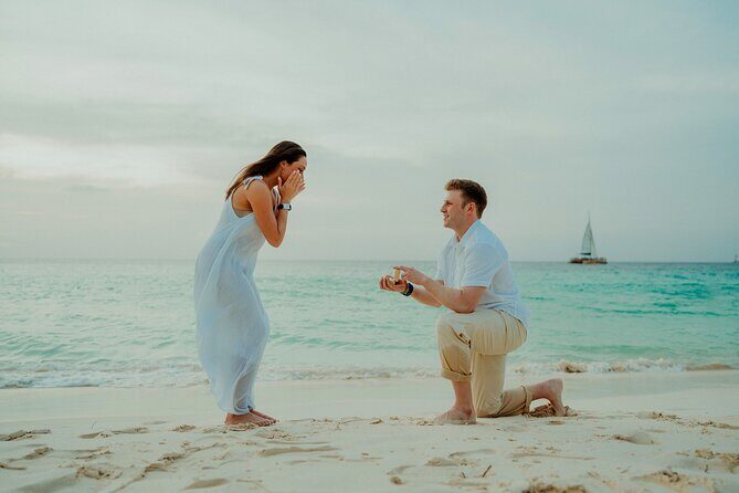 Aruba Romantic Sunset Photoshoot & Beach Picnic in Luxury Cabana - Key Points