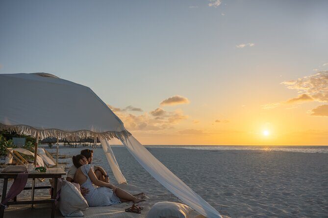 Aruba Romantic Sunset Photoshoot & Beach Picnic in Luxury Cabana - FAQ