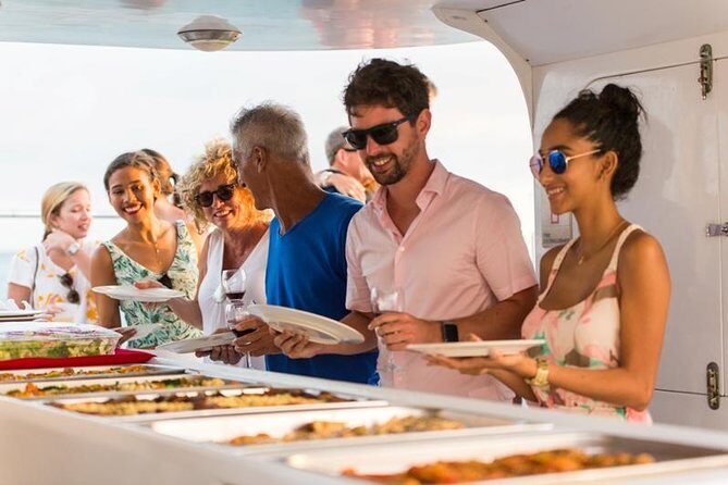 Aruba Sunset Sail with Caribbean Dinner and Live Music - Why This Experience Works