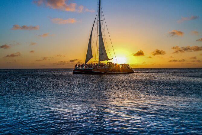 Aruba Sunset Sail with Open Bar - Key Points