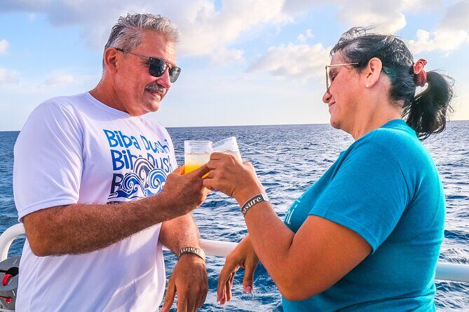 Aruba Sunset Sail with Open Bar - The Sum Up