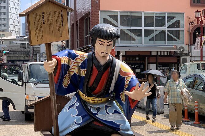 Asakusa: Traditional exquisite lunch after history tour - Nakamise Walkway: Shopping and Stories