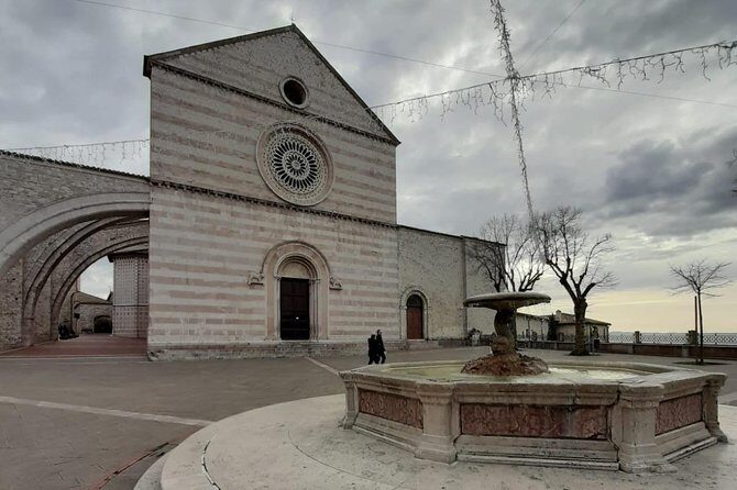 Assisi: the Three Major Basilicas. St. Francis, St. Clare and Porziuncola chapel - The Sum Up