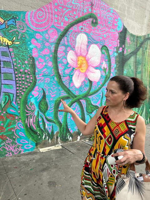 Astoria Queens: Small Group Walking and Food Tasting Tour - Key Points