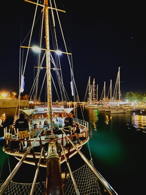 Athens: 3-Hour Sunset Cruise with Swim Stop, Snacks & Drinks - Detailed Review of the Athens Sunset Cruise Experience