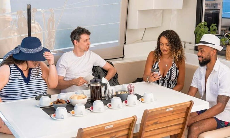 Athens: Catamaran Trip to Poseidon Temple with Meal & Drinks - Setting Sail: What to Expect on the Cruise