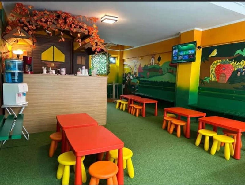 Athens: Escape Room Adventure for Kids with Snacks - Food, Drinks, and Relaxation