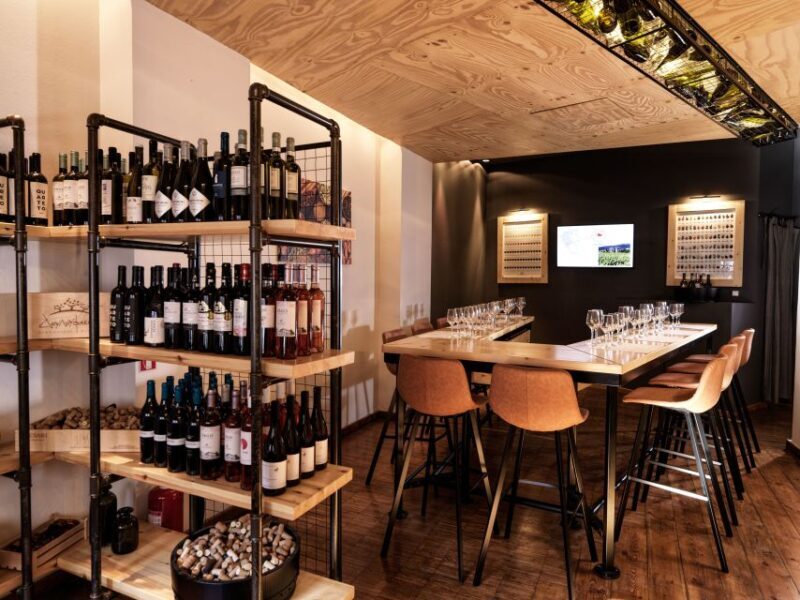 Athens: Mediterranean Gin Tasting Experience - The Setting and Atmosphere