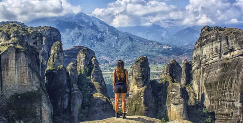 Athens: Meteora Day Trip in Spanish with Live Guide & Lunch - An In-Depth Look at the Meteora Day Trip from Athens