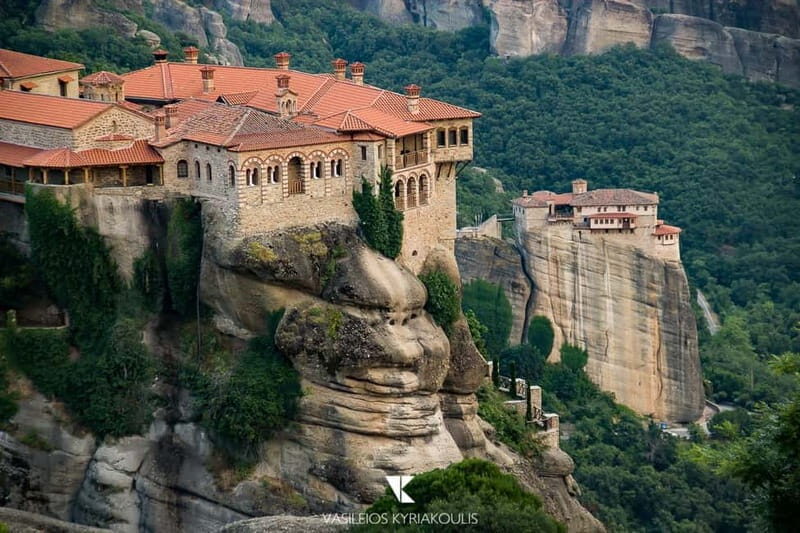 Athens: Meteora Monasteries Day Trip with Caves and Lunch - Detailed Breakdown of the Itinerary