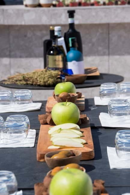''Athens Olive Oil Tasting'' - Setting the Scene: The Experience at Maison d Olive