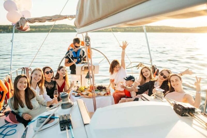 ATHENS SAILING & GASTRONOMY DAILY CRUISE ALL INCLUSIVE - Setting the Scene: What to Expect on the Cruise