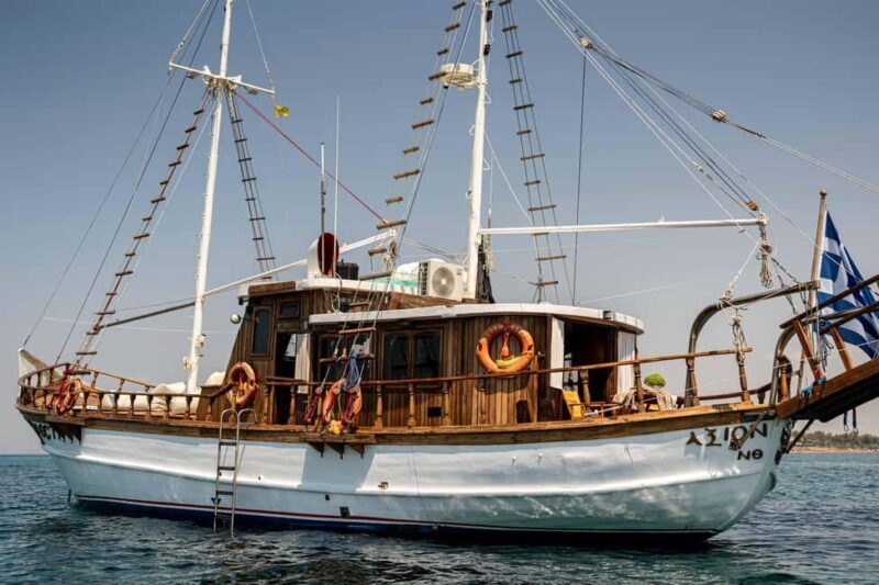 Athens: Saronic Gulf Cruise with Breakfast and Drinks - A Closer Look at the Saronic Gulf Cruise Experience