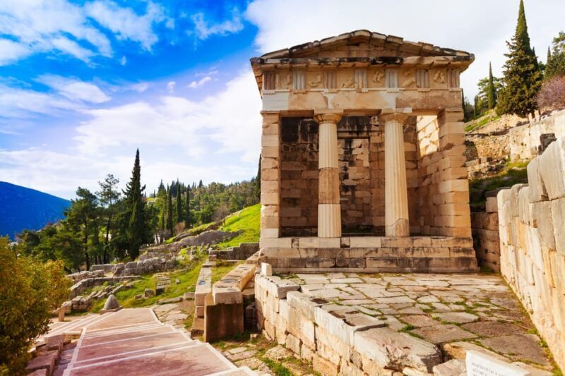Athens to Delphi & Arachova private day tour - An In-Depth Look at the Tour