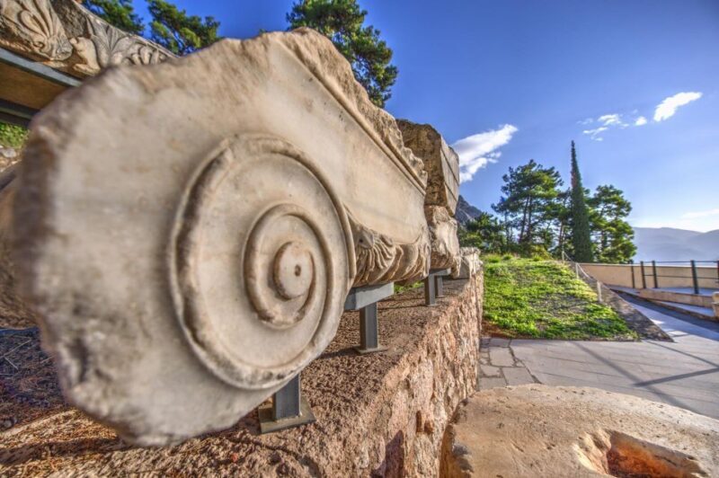 Athens to Delphi & Arachova Private Guided Tour with Lunch - Key Points