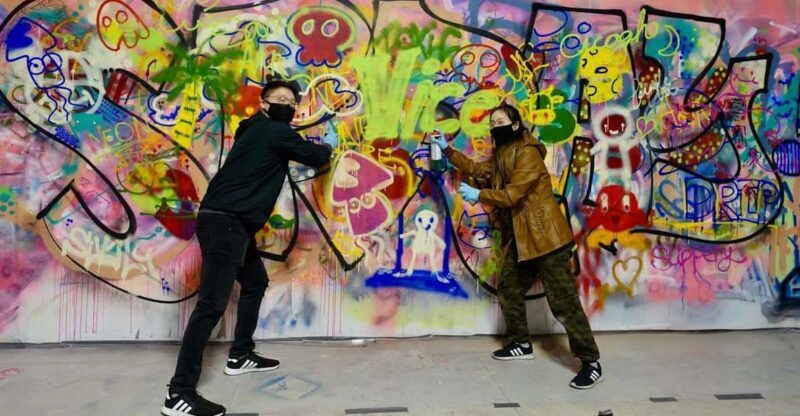 Atlanta: BYOB Spray Paint and Sip - Exploring the Workshop in Detail