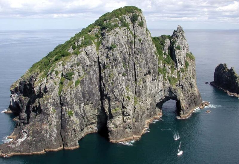 Auckland: Bay of Islands Tour & Cruise 2Day Small Group Tour - Day 2: The Bay of Islands cruise and island adventures