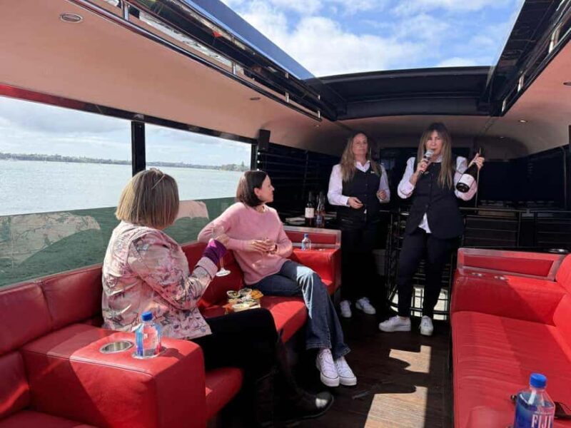 Auckland: Double Decker City Tour with Wine Tastings & Food - Key Points