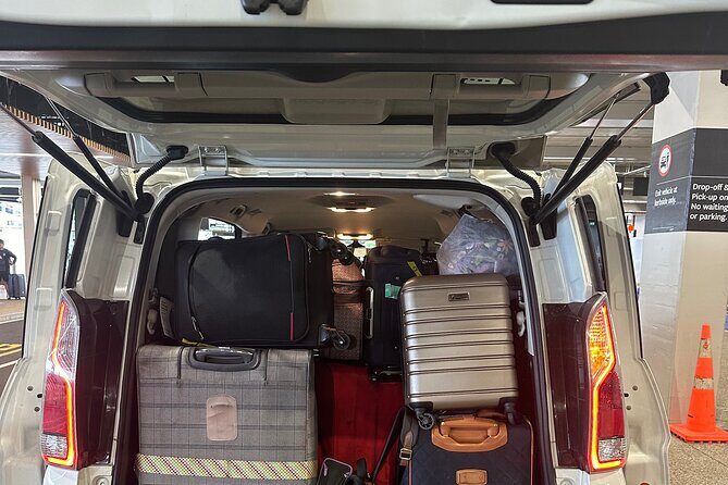 Auckland Downtown Hotel Transfers to/from Cruise Ship in Minivan - Why This Transfer Stands Out