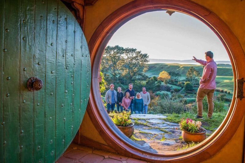 Auckland: Hobbiton Movie Set Day Trip with Festive Lunch - The Practicalities: Transportation, Timing, and Tips