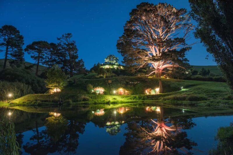 Auckland: Hobbiton & Waitomo Glow Worm Caves Private Tour - Key Points