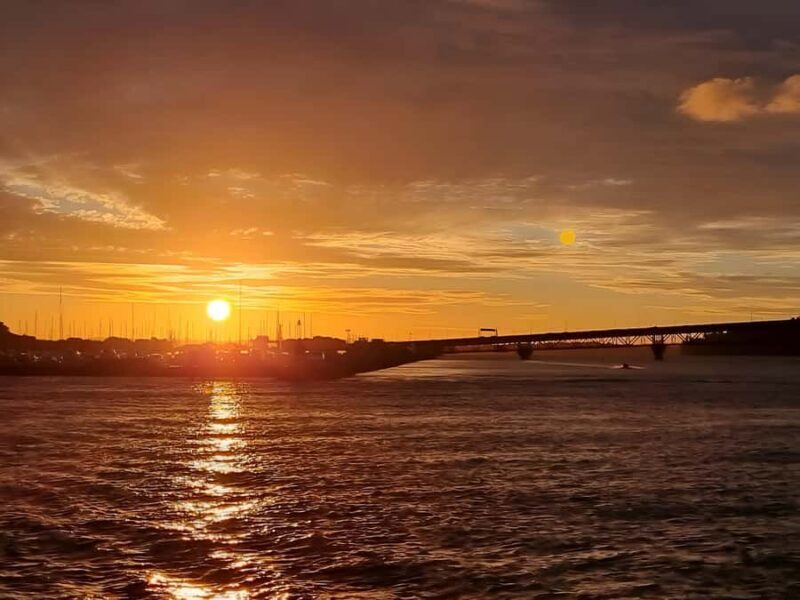 Auckland: Nightlights Harbour Cruise with Canapés and Drink - FAQ: Your Questions Answered