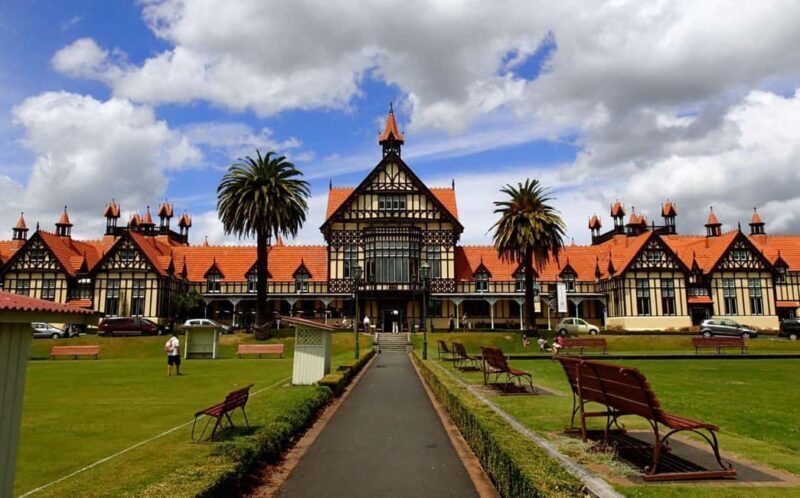 Auckland: One-Way Tour to Rotorua with Waitomo Caves - Value and Practical Considerations