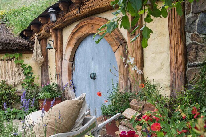 Auckland Private Hobbiton Movie Set and Waitomo Caves Day Tour - Why This Tour Offers Value Beyond Its Price