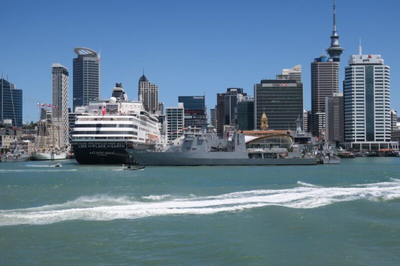 Auckland: Private Walking Tour with a Local - Value and Practicalities